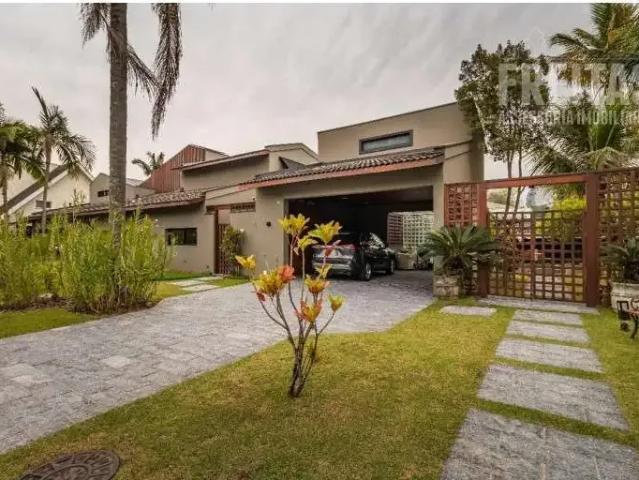 Casa / Sobrado para Venda em Barueri/SP Alphaville 5 Quartos