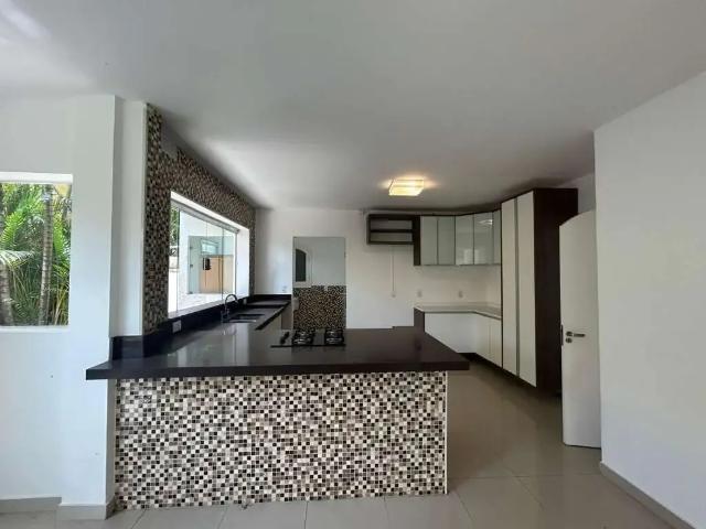 Casa / Sobrado para Venda em Barueri/SP Alphaville 3 Quartos