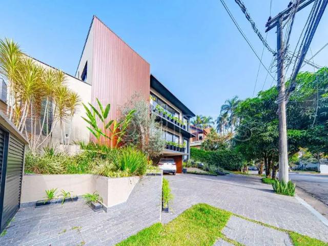 Casa / Sobrado para Venda em Barueri/SP Alphaville Industrial 5 Quartos