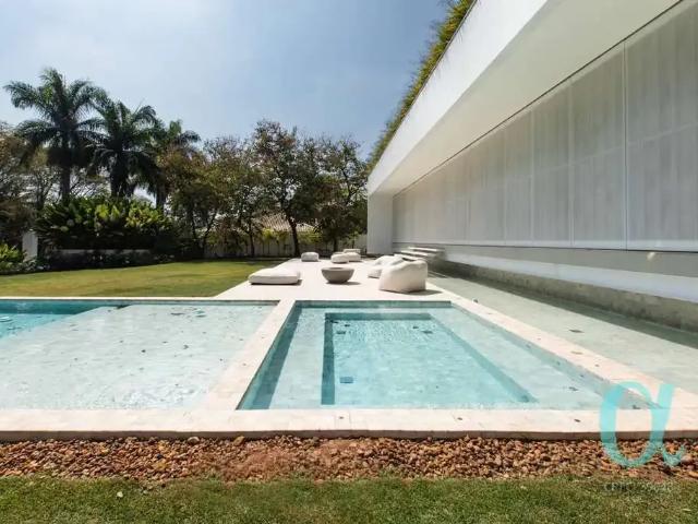 Casa / Sobrado para Venda em Barueri/SP Alphaville Residencial Um 4 Quartos