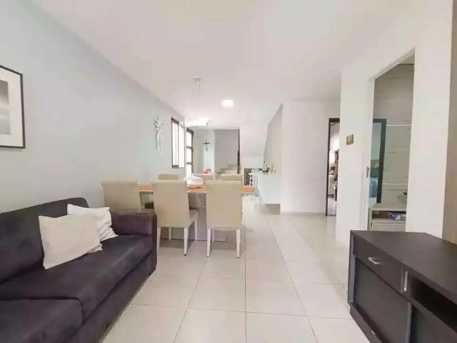 Casa / Sobrado para Venda em Barueri/SP Jardim dos Camargos 3 Quartos