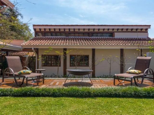 Casa / Sobrado para Venda em Barueri/SP Morada dos Pássaros 4 Quartos