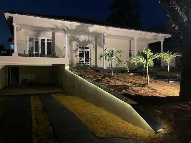 Casa / Sobrado para Venda em Barueri/SP Morada dos Pássaros 3 Quartos