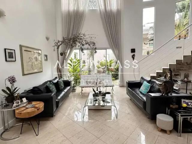 Casa / Sobrado para Venda em Barueri/SP Residencial Tamboré 4 Quartos
