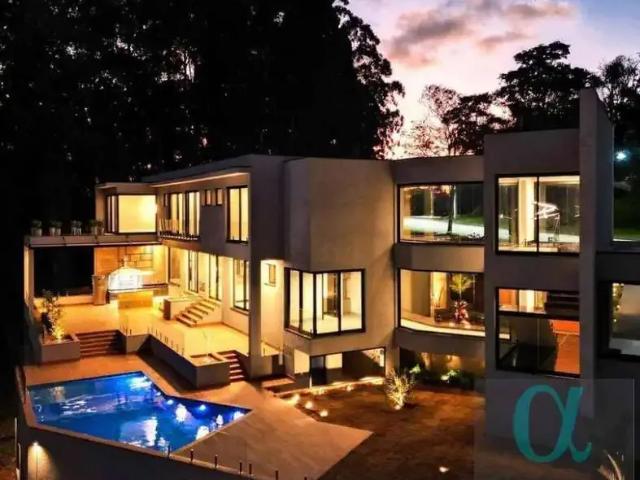 Casa / Sobrado para Venda em Barueri/SP Tamboré 4 Quartos