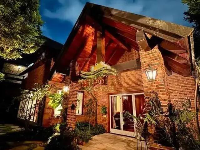 Casa / Sobrado para Venda em Barueri/SP Tamboré 4 Quartos