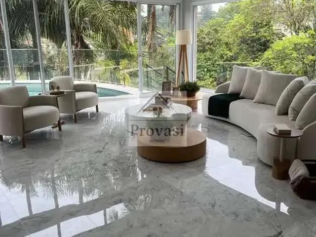 Casa / Sobrado para Venda em Barueri/SP Tamboré 4 Quartos
