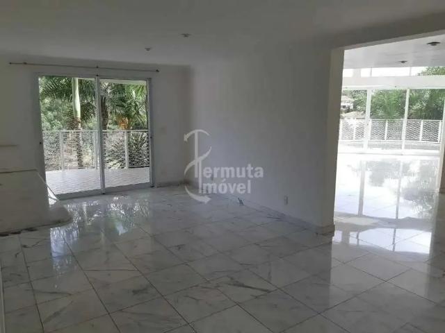 Casa / Sobrado para Venda em Barueri/SP Tamboré 4 Quartos