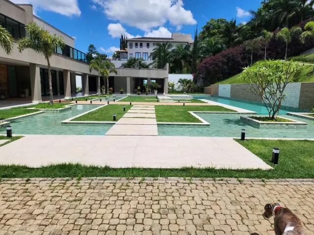 Casa / Sobrado para Venda em Barueri/SP Tamboré 4 Quartos