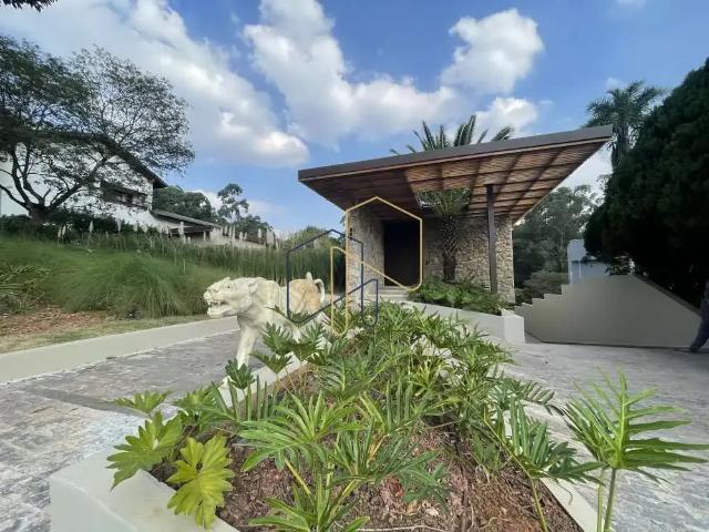 Casa / Sobrado para Venda em Barueri/SP Tamboré 4 Quartos