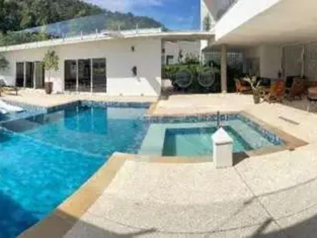 Casa / Sobrado para Venda em Barueri/SP Tamboré 4 Quartos