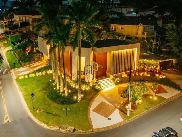 Casa / Sobrado para Venda em Barueri/SP Tamboré 5 Quartos
