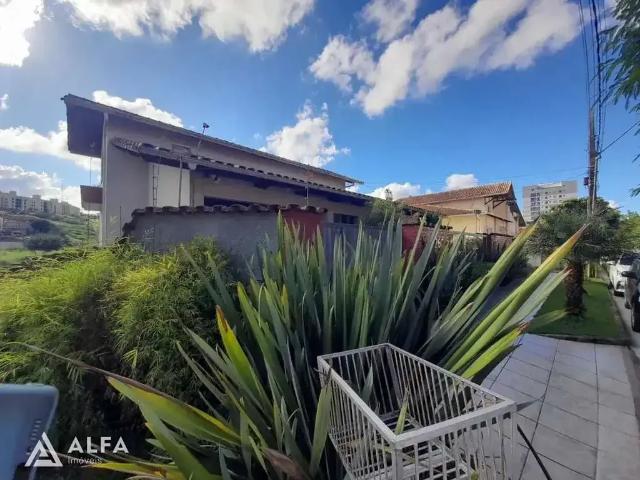 Casa / Sobrado para Venda em Barbacena/MG Ibiapaba 5 Quartos