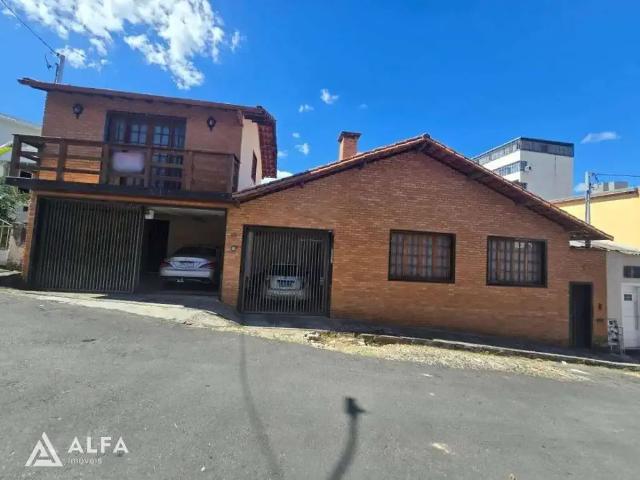 Casa / Sobrado para Venda em Barbacena/MG Ibiapaba 3 Quartos