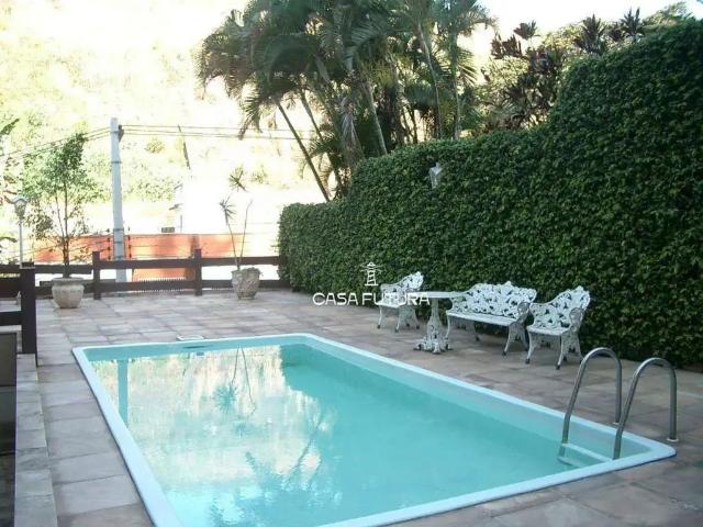 Casa / Sobrado para Venda em Barra Mansa/RJ Centro 4 Quartos