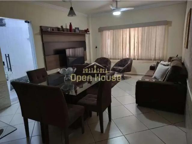 Casa / Sobrado para Venda em Barra Mansa/RJ Centro 3 Quartos