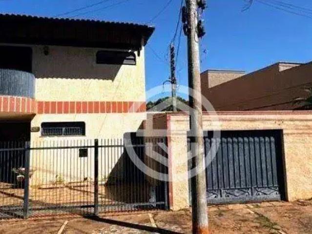 Casa / Sobrado para Venda em Barretos/SP Centro 4 Quartos