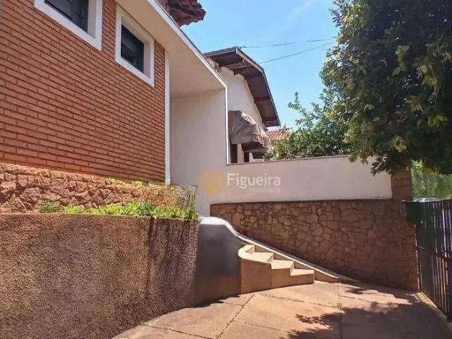 Casa / Sobrado para Venda em Barretos/SP Centro 4 Quartos