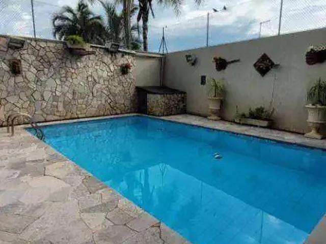 Casa / Sobrado para Venda em Barretos/SP Centro 4 Quartos