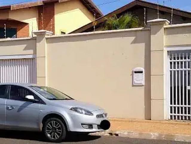 Casa / Sobrado para Venda em Barretos/SP Centro 4 Quartos