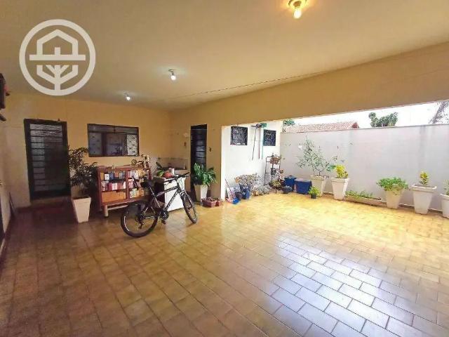 Casa / Sobrado para Venda em Barretos/SP Centro 3 Quartos