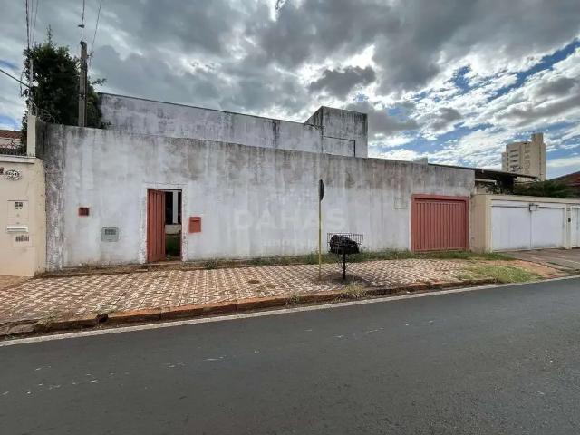 Casa / Sobrado para Venda em Barretos/SP Centro 3 Quartos