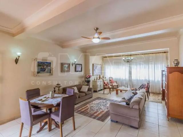 Casa / Sobrado para Venda em Barretos/SP Centro 3 Quartos