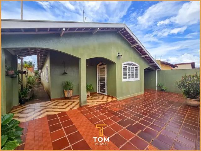 Casa / Sobrado para Venda em Barretos/SP Centro 3 Quartos