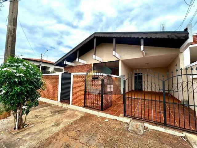 Casa / Sobrado para Venda em Barretos/SP Centro 3 Quartos