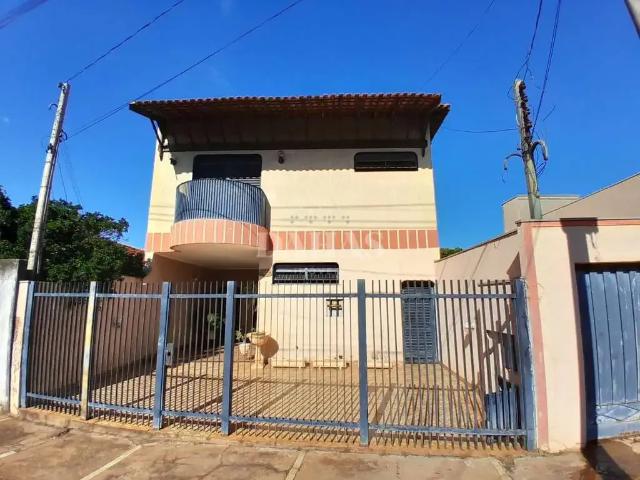 Casa / Sobrado para Venda em Barretos/SP Centro 3 Quartos