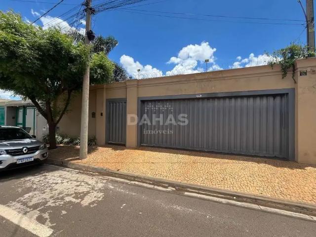 Casa / Sobrado para Venda em Barretos/SP Jardim Allah 5 Quartos