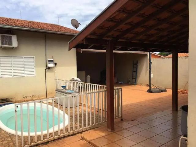 Casa / Sobrado para Venda em Barretos/SP Jockey Club 4 Quartos