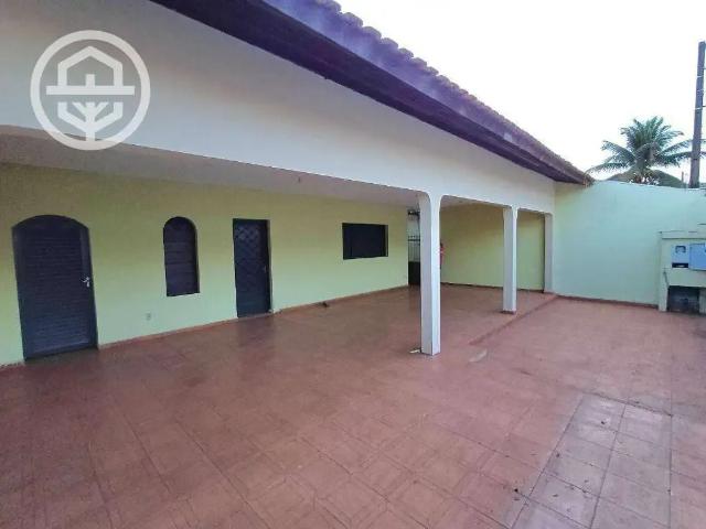 Casa / Sobrado para Venda em Barretos/SP Jockey Club 4 Quartos