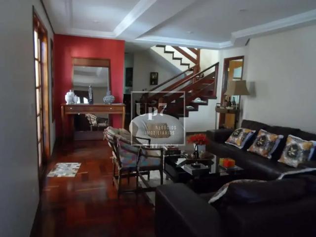 Casa / Sobrado para Venda em Bauru/SP Residencial Tivoli 4 Quartos