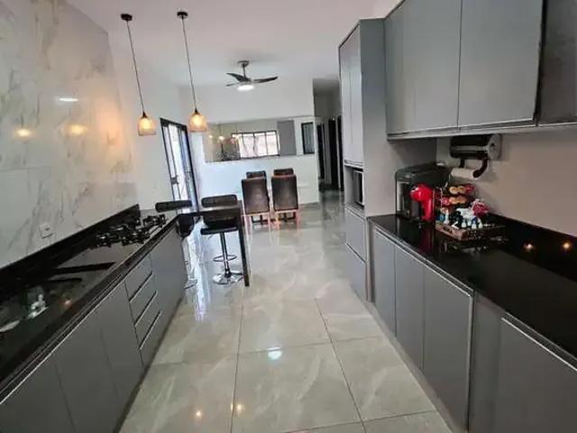Casa / Sobrado para Venda em Bauru/SP Vila Camargo 5 Quartos