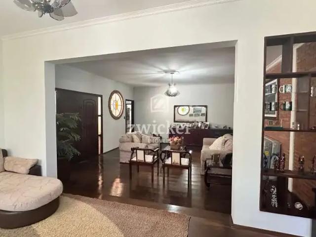 Casa / Sobrado para Venda em Bauru/SP Vila Guedes de Azevedo 5 Quartos