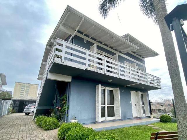 Casa / Sobrado para Venda em Bento Gonçalves/RS São Roque 6 Quartos