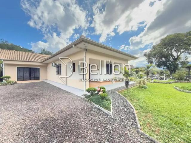 Casa / Sobrado para Venda em Benedito Novo/SC Centro 3 Quartos