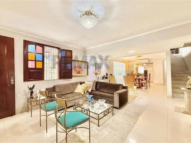 Casa / Sobrado para Venda em Belém/PA Marco 8 Quartos