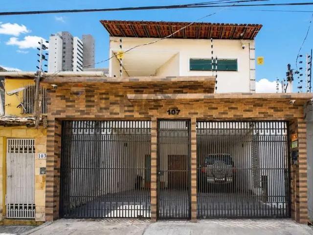 Casa / Sobrado para Venda em Belém/PA Batista Campos 4 Quartos
