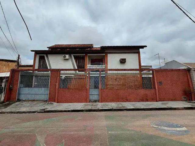 Casa / Sobrado para Venda em Belém/PA Curió Utinga 4 Quartos