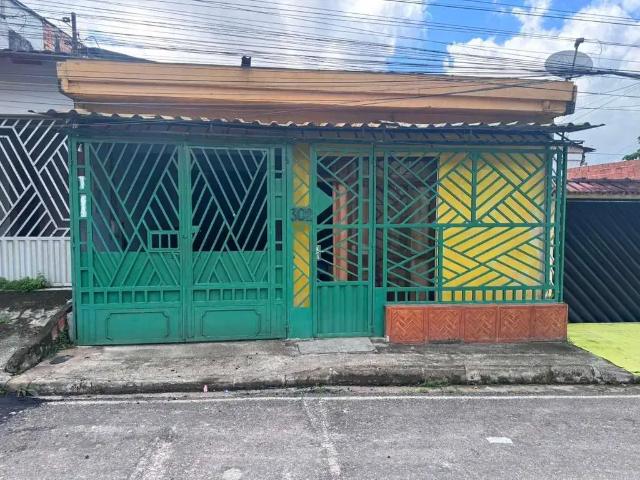 Casa / Sobrado para Venda em Belém/PA Curió Utinga 4 Quartos