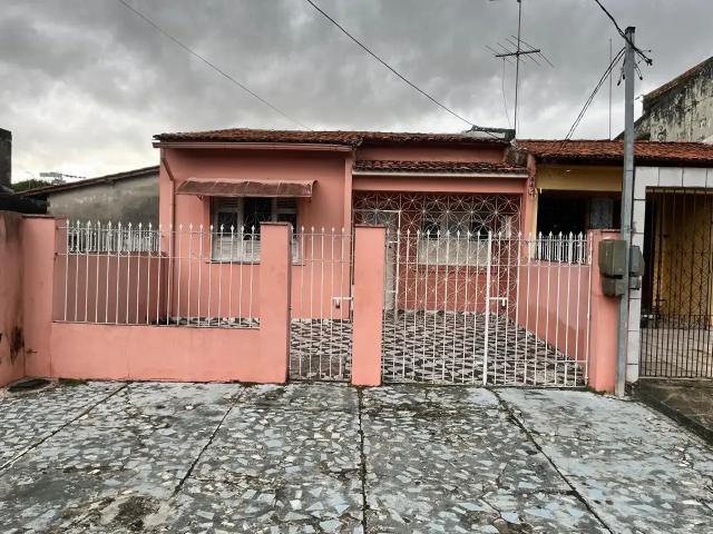 Casa / Sobrado para Venda em Belém/PA Sacramenta 2 Quartos