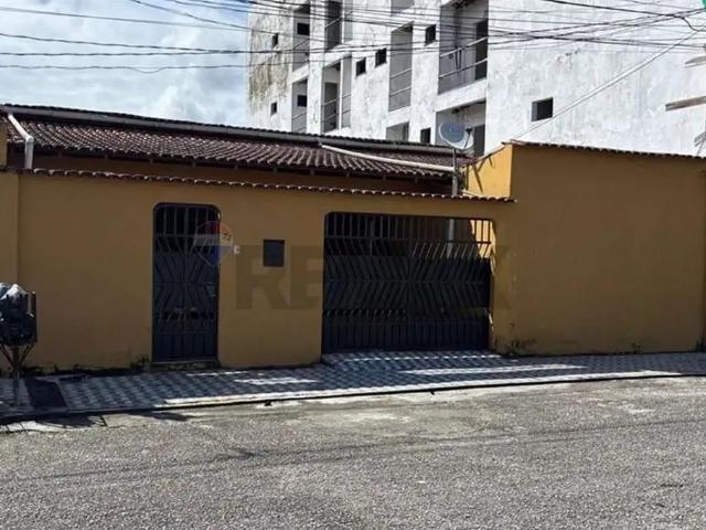 Casa / Sobrado para Venda em Belém/PA Val de Cães 4 Quartos