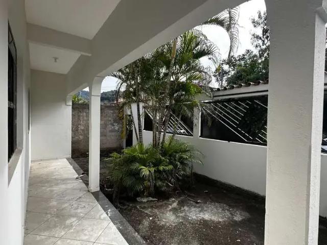 Casa / Sobrado para Venda em Belo Oriente/MG Centro 3 Quartos