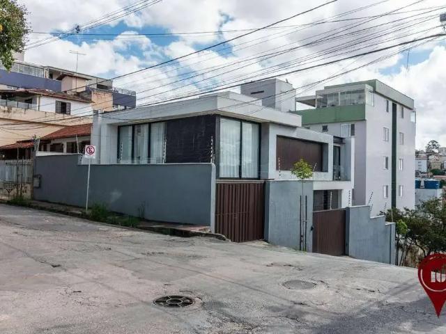 Casa / Sobrado para Venda em Belo Horizonte/MG Nova Granada 5 Quartos