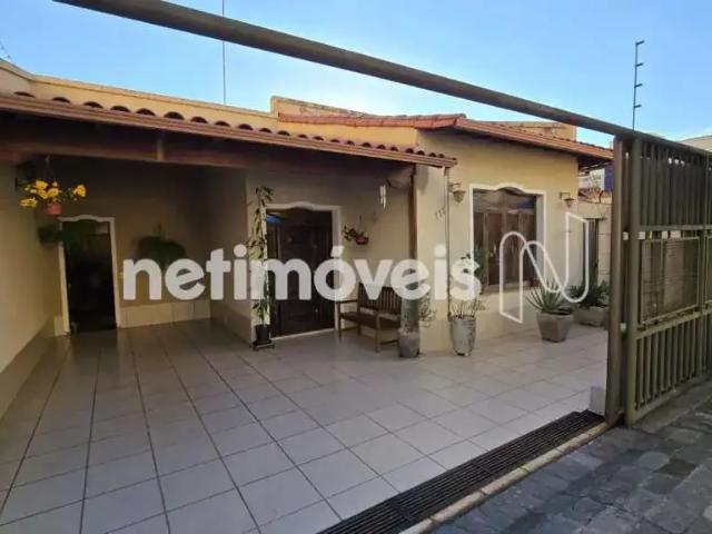 Casa / Sobrado para Venda em Belo Horizonte/MG Nova Floresta 4 Quartos
