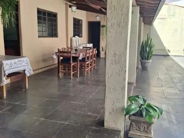 Casa / Sobrado para Venda em Belo Horizonte/MG Ouro Preto 3 Quartos