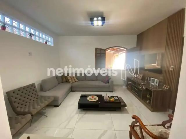 Casa / Sobrado para Venda em Belo Horizonte/MG Alípio de Melo 2 Quartos