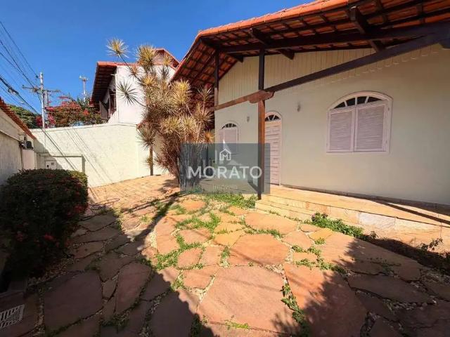 Casa / Sobrado para Venda em Belo Horizonte/MG Alípio de Melo 3 Quartos